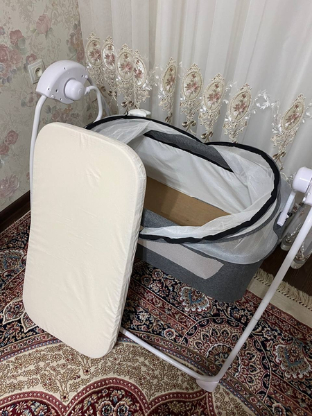 Продается детская электронная колыбельная люлька Caretta Sunny Baby