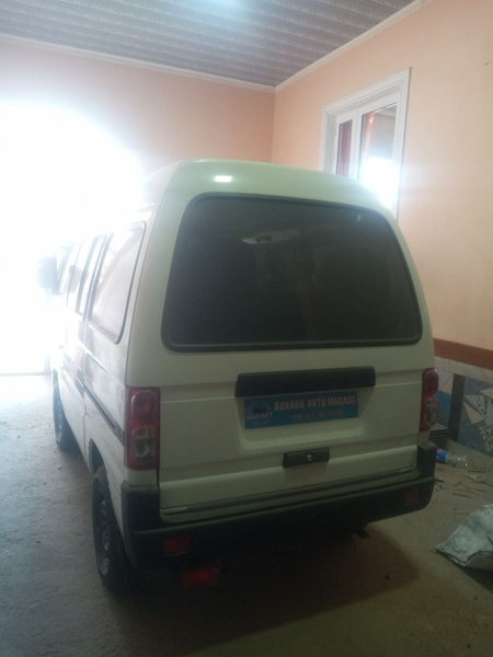 Damas bezprobeg rangi oq salondan uyga kelgan