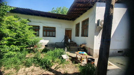 Xovli uy sotiladi navmaskovskida qazi Manalapan 3.85 sotik