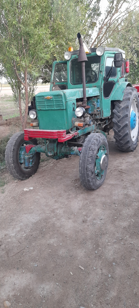 T 40 traktor yakka òzi sotladi