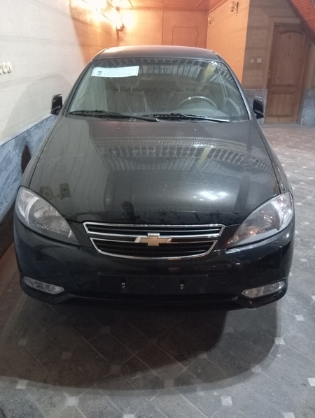 Gentra qora rang sotiladi