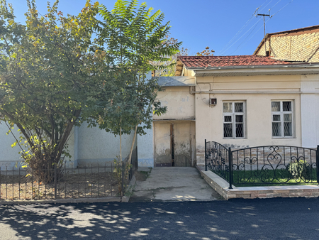 Юнусабадскиом районе участкок 5,5сот