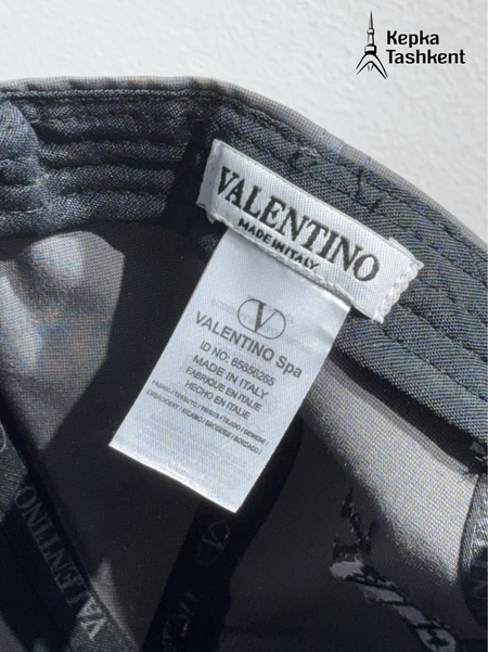 Мужские кепка Valentino