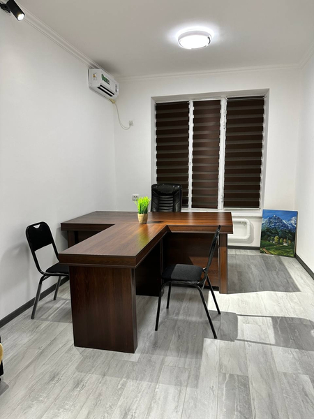 Метро Хамза офис 20м² с мебелью