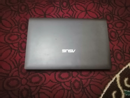 Noutbuk  asus sotiladi