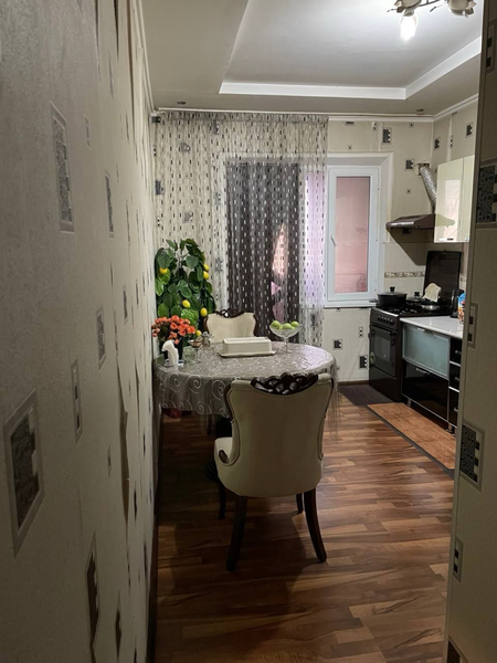 Чилонзор 5 собственник  Ор.р метро новза, катартал базар 3в4/9/9