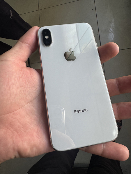 Iphone x sotiladi holati idiyal