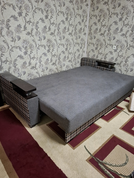 Divan raskladnoy