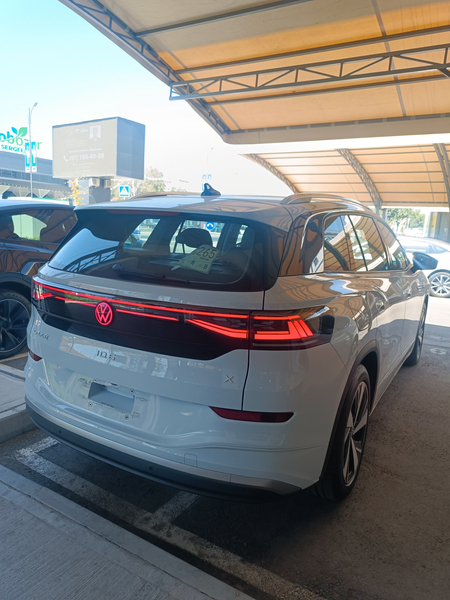 VOLKSWAGEN ID6 X
Народный автомобиль.
Новый крутой 7 местный кроссовер