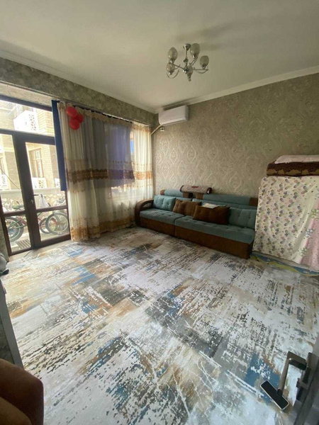 2-Хонали уй срочна сотилади. Янгихаёт  GREEN HOUSE,  3-МЕТРОга яқин.