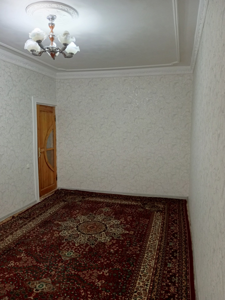 Продается квартира в панельном  доме на 1 этаже 4 комнатная 100м2