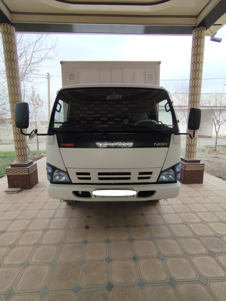 Isuzu 2011yil zovotiskoy