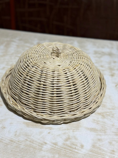 Хлебница из бумажной лозы