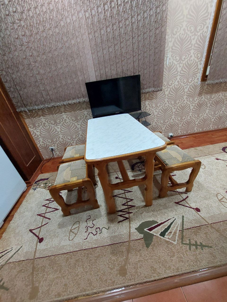 Продается стол со стульями!