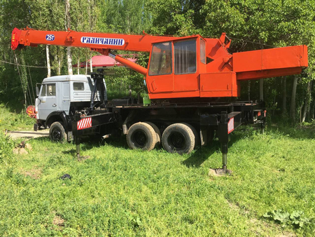 Автокран 25т сотилади