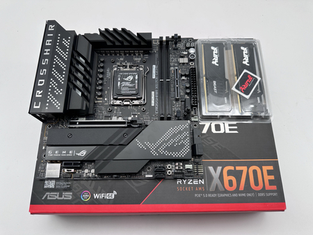 Комплект Kingston Fury Beats RGB 64GB + Asus ROG X670E Crosshair GENE