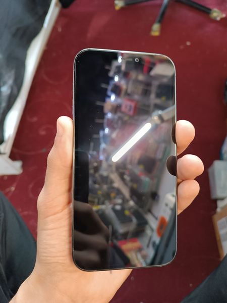 Iphone 12 pro sotiladi