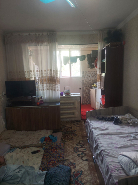 Продаю Яшнабадский р-он малосемейка 1-ком 3-этаж 4-этажном Доме