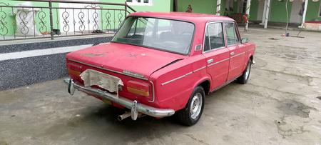 Jiguli sotiladi yili 1975 motor zo\\\'r  holatda temir metan 75 talik
