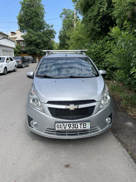 Продам машину спарк.