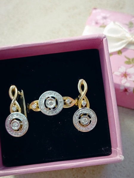 Tilla braslet narxi 60$ , sepochka narxi 120$ 585 proba