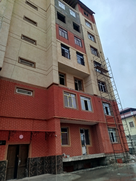 Срочно продается новостройка коротка улица Иззат