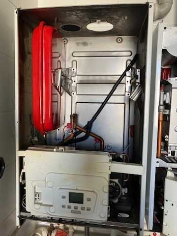 Конденсационный котел BAXI на ЗАПЧАСТИ, можно отремонтировать