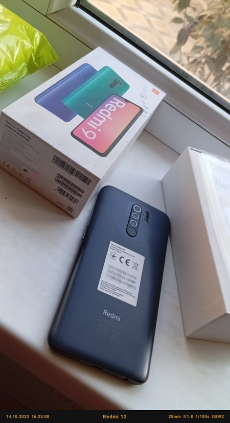 Redmi  9 sotiladi holati a'lo tirnalgan joyi yoq
