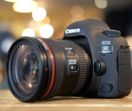 Canon 5D Mark 4 24-105 USM II