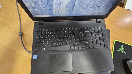 Ноутбук Acer сотилади