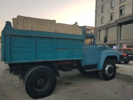 Zil 130 sotiladi