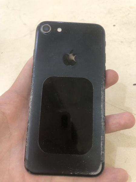 iPhone 7 32 black aybi yoq rabochiy