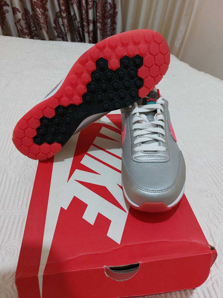 Кроссовки Оригинальные NIKE OLDHAM TRAINER-купленные в Великобритании!