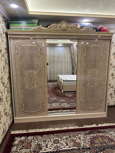Spalniy Garnitur  juda gozal xolatda 100% Xitoy Orginal mebel