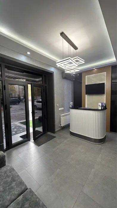 Продаётся Евро офис Ориентир: ЦУМ Бон кафе, 110 школа  138м2