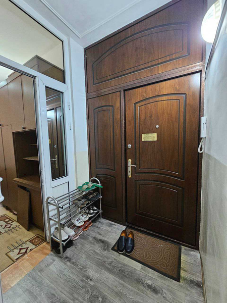 Сергели 8А 2/7/9 продам бал 2*6 Кв.м70 Хор. Ремонт + лифтовая