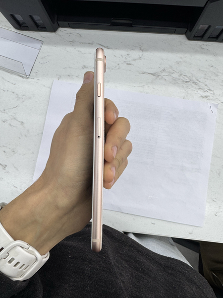 Iphone 8 plus  64 gb