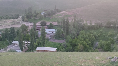 Ховли уй сотилади