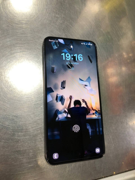 Samsung s23+ 8/256gb srochna