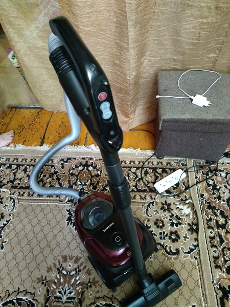 Отличный пылесос самсунг