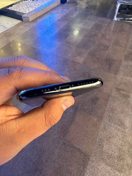 Iphone Xs qora 64 gb