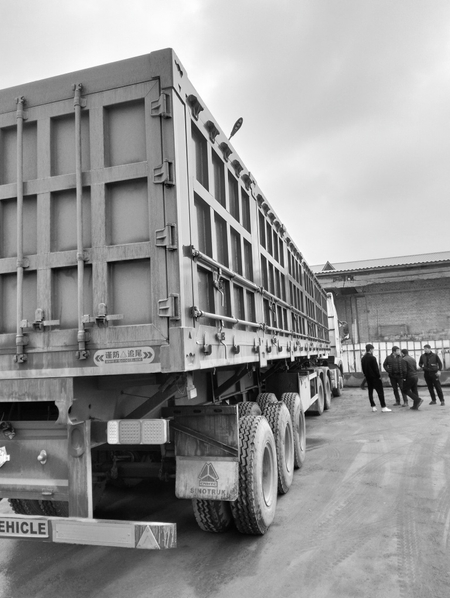 Тягач HOWO A7 на метан газ
Кабина: A7, 2 спальника с кондиционером
Мод