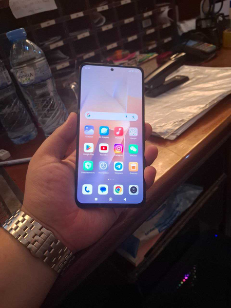 Продам Почти Новый Redmi note 13