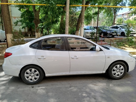 Продаётся Hyundai elantra 1.6