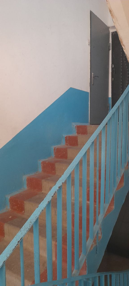 Sergeli massiv 5da 1 xona uy sotiladi