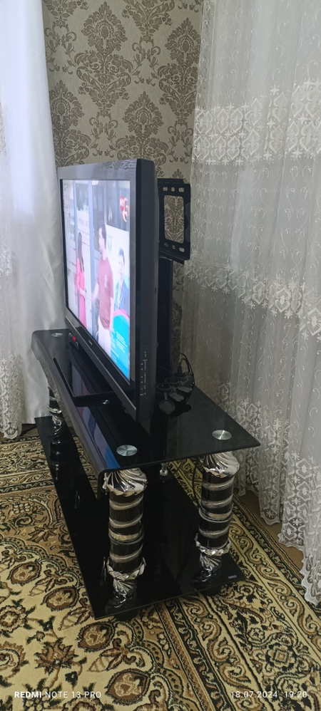 Televizor Sony Bravia + oynali podstavka