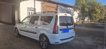 Lada Largus moshina sotiladi