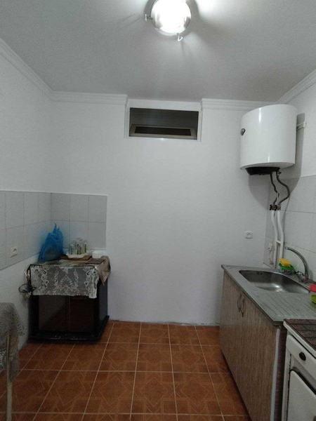 Продается 3х комнатная  Вторичка.  Адрес; ул. Алишера  Наваий.