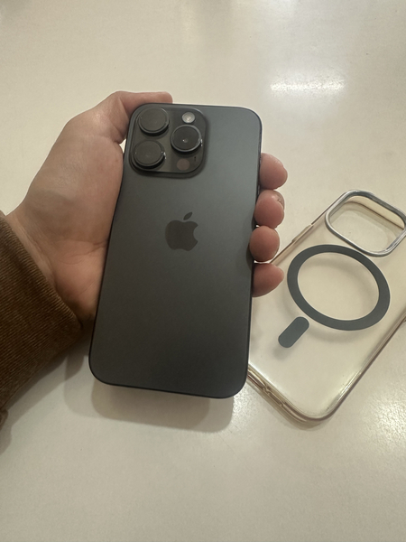 iPhone 15 Pro 256 gb E sim Srochno