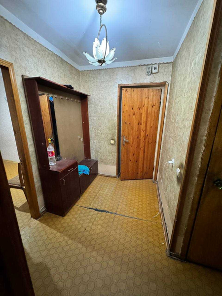 Продам 3/3/4 кирпич балкон 2х6 в Учтепинском рйоне